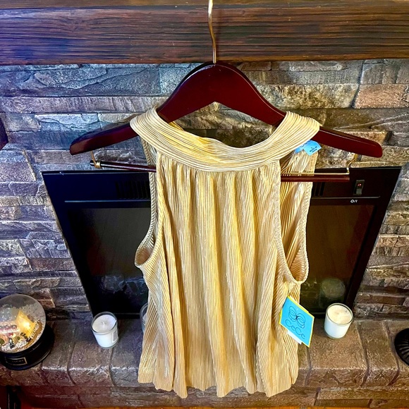 CeCe | Tops | New Cece Metallic Gold Halter Neck Keyhole Back Top ...